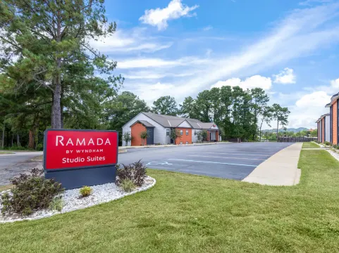 Ramada By Wyndham Studio Suites Dothan - Alabama