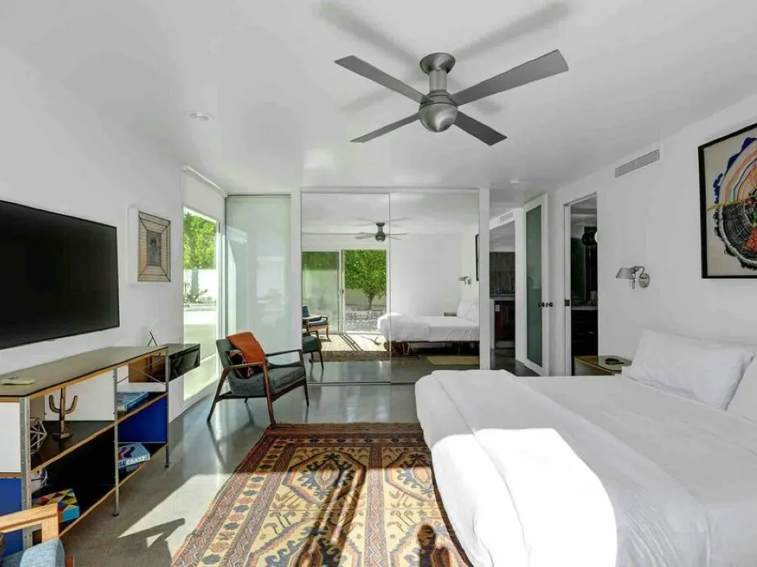 Mid-century Steel Oasis In Palm Springs - Palm Springs, CA