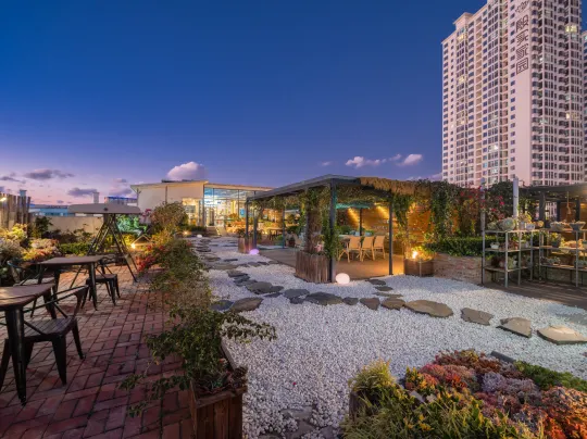 Flora Hotel ) - Kunming