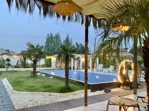 Left Bank•la Vie Pool Resort - Shanghai