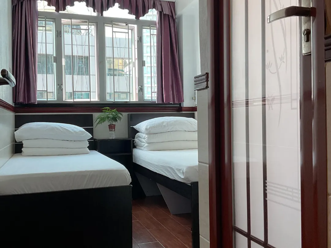 Hongkong Hang Fung Hostel (Jordan Metro Station B1 Exit） - Sheung Wan