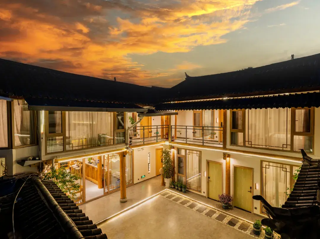 Nakeli Fuyuan (Main Street Store On Wuyi Street, Lijiang - Lijiang