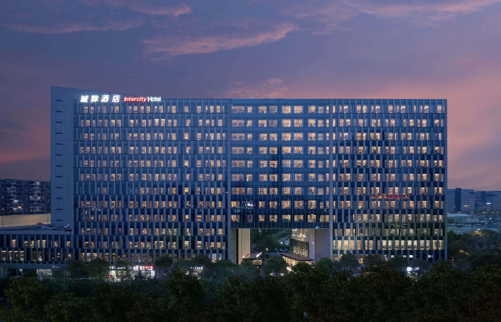 【3鑽】海寧觀潮🌊 江南月影歡慶中秋7天團 【賞一年一度錢塘江大潮(絕佳視角VIP包桌座位品茶)、🌕中秋夜古典氛圍中品嚐~濮院中秋宋宴】、上海 ...