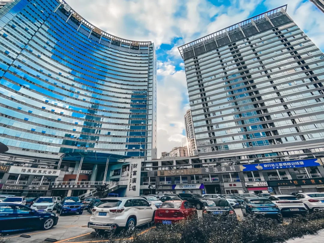 Multi-dimensional Executive Apartment - Hong Kong