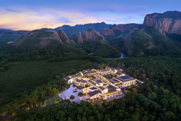 上饶龟峰山庄预订价格,联系电话位置地址【携程酒店】