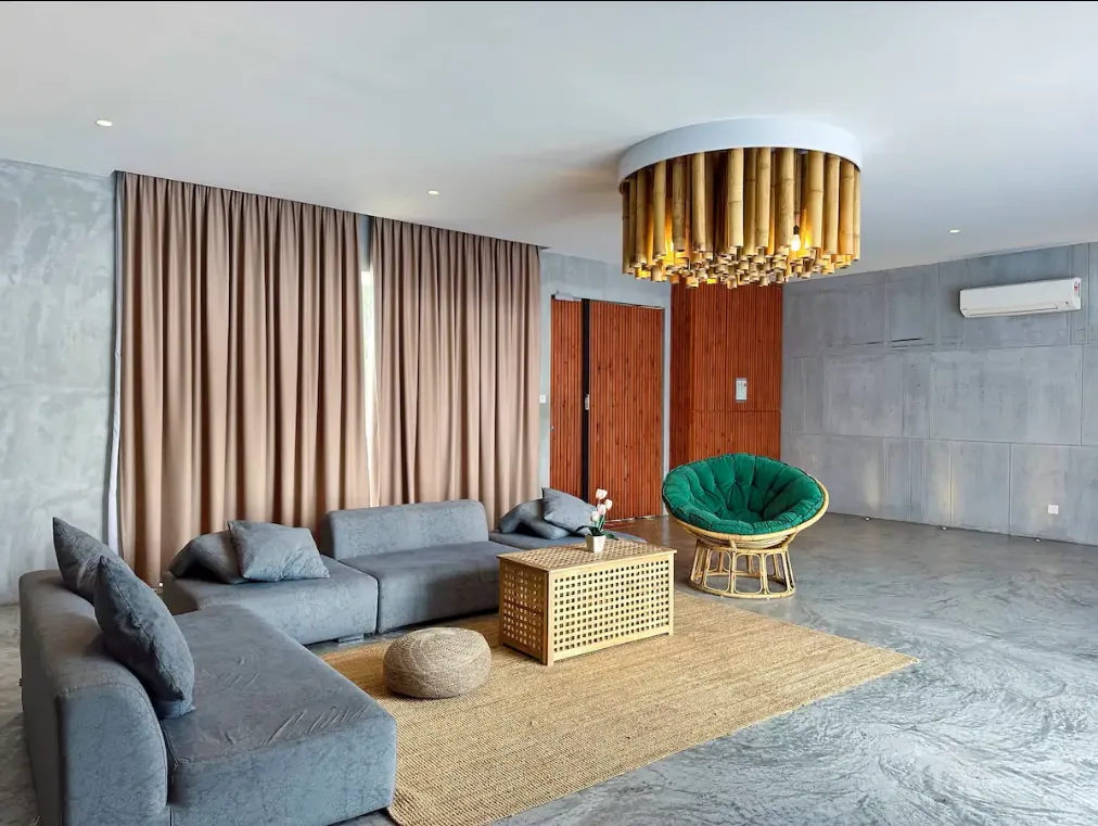 The Luxurious 245, A Famosa Melaka - Alor Gajah