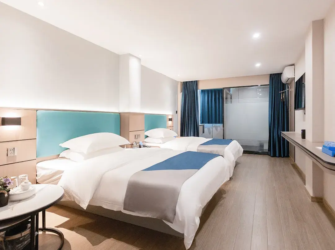 Yes Tour Hotel - 高雄市