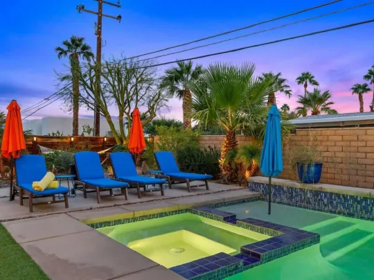 Luxurious Palm Springs Getaway With Pool - Palm Springs, CA