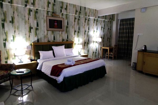 甘帕提普勒芒果谷度假酒店(Mango Valley Resort Ganpatipule)预订价格,联系电话位置地址【携程酒店】