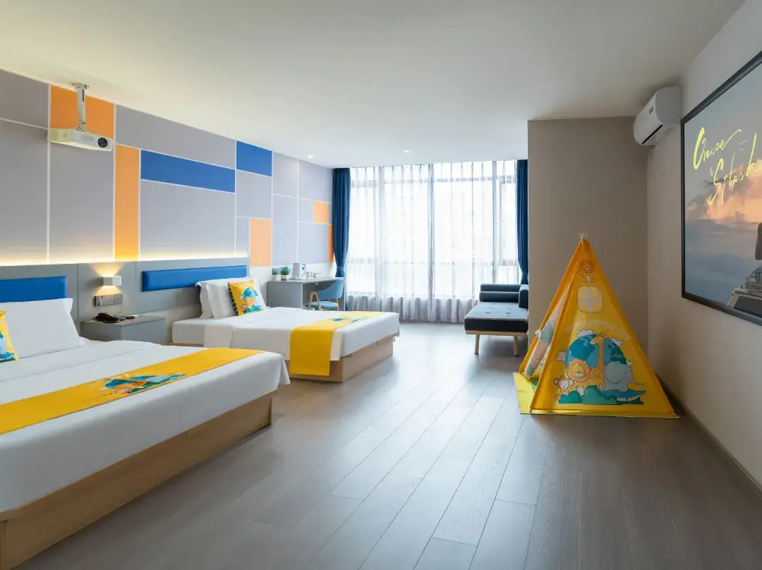 Ease Hotel (Leshan Zhanggongqiao Snack Stree - Leshan