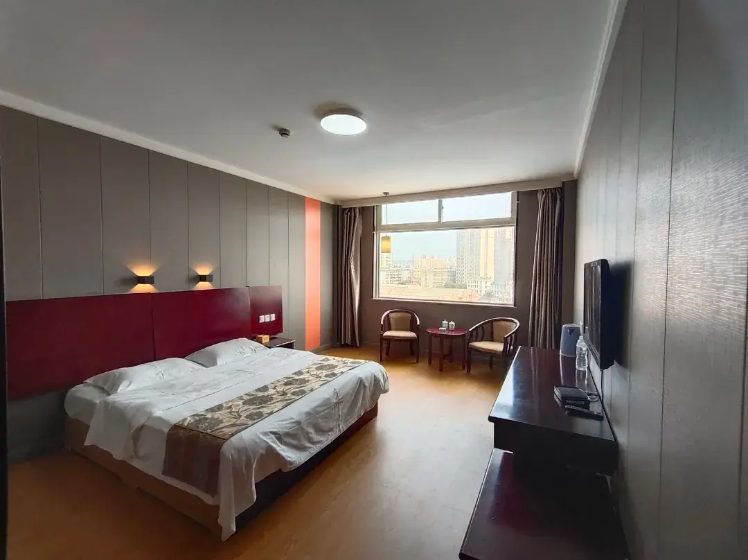 Xinyang Yuelong Hotel - Xinyang