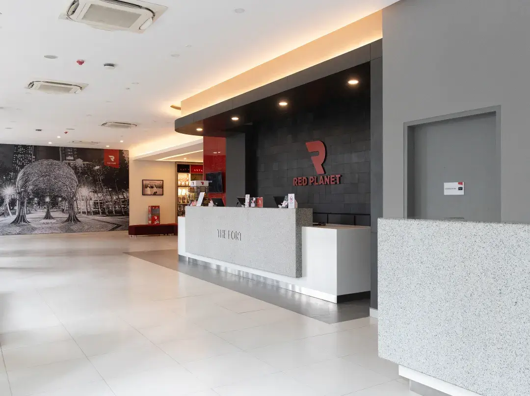 Red Planet Bgc The Fort - Makati
