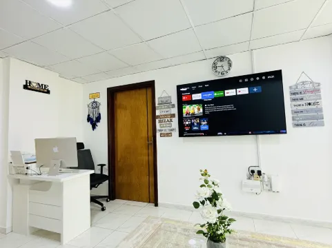 Aplyns Dormitory Male&female,al Majaz - Sharjah