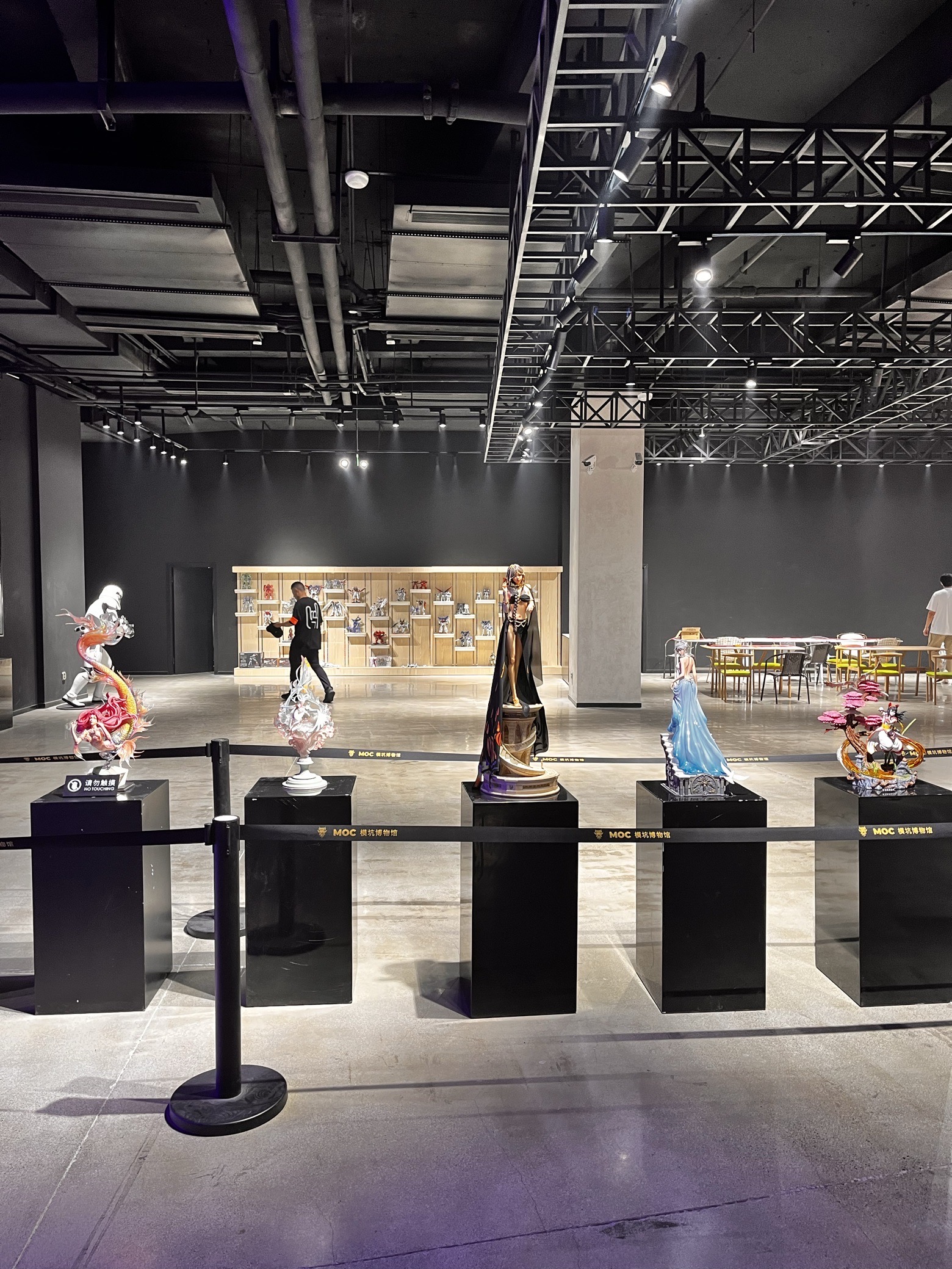 成都COSMO成都购物攻略,COSMO成都物中心/地址/电话/营业时间【携程攻略】