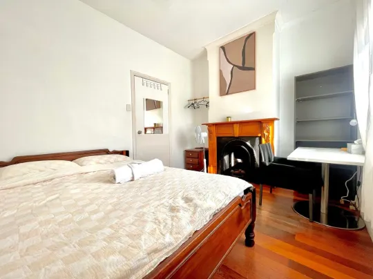 Spacious 4-bedroom Family Home - Close To Airport & City - Kensington