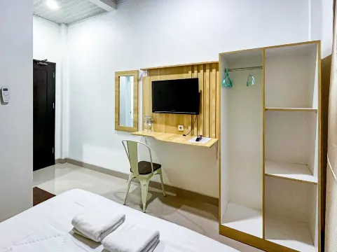 Reddoorz Plus @ Krishna Homestay Kupang - Kupang