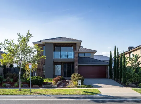 Lux Clyde North Super Spacious Retreat - Clyde North