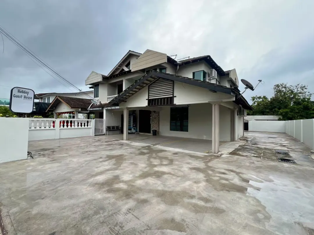 8 Mins Driving To T.c Beach @ Holiday Guest House - Kuantan