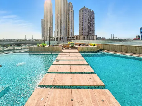 Luxury Suite Canal Views W/ Infinity Pool - Dubai