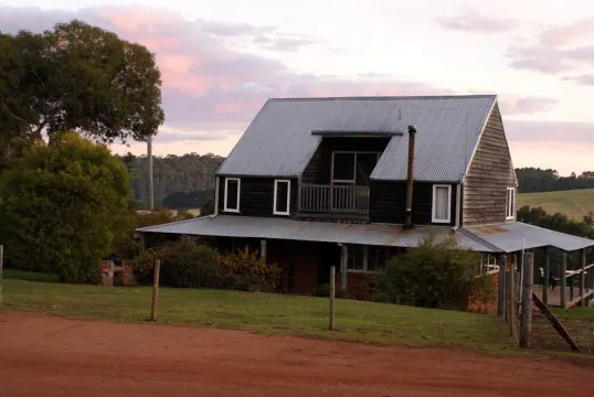 Pump Hill Farm Cottages - Pemberton
