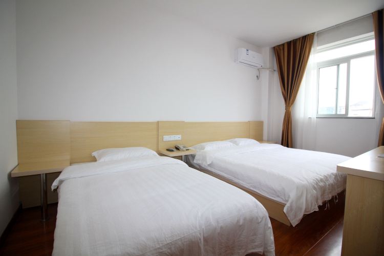 Da Ben Express Hotel (Yantai Railway Station Store) in Yantai City ...