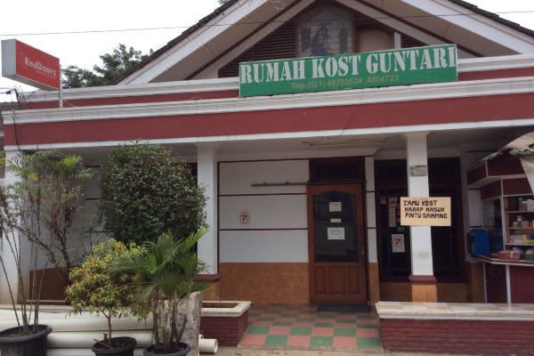 彭吉林甘卡空红门酒店(RedDoorz @ Penggilingan Cakung-Kost Guntari Hotel)预订价格,联系电话 ...