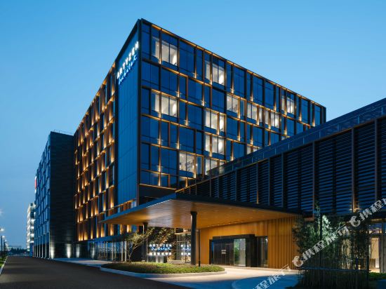 上海W Square广场购物攻略,W Square广场物中心/地址/电话/营业时间【携程攻略】