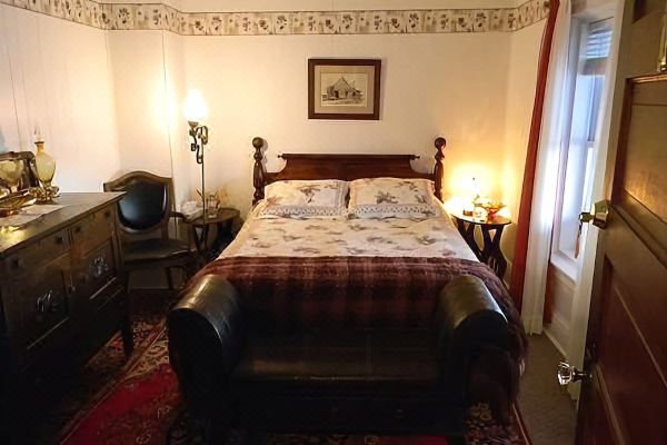 1876 米湾旅馆(The Meldrum Bay Inn 1876)预订价格,联系电话位置地址【携程酒店】