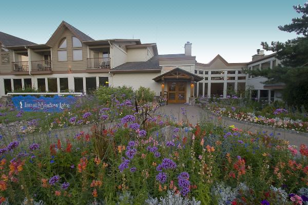 Meadow Lake Resort & Condos预订价格,联系电话位置地址【携程酒店】