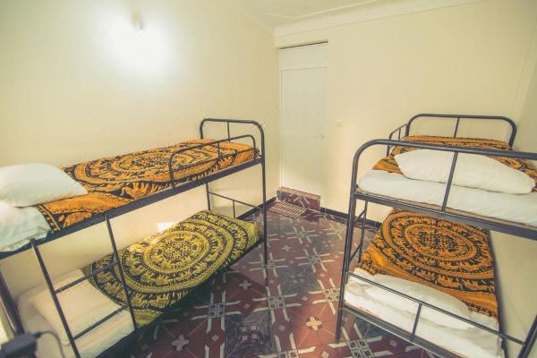 果阿安朱纳海路边小屋青年旅舍(Roadhouse Hostels Anjuna Goa)预订价格,联系电话位置地址【携程酒店】