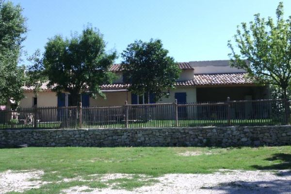 勒帕斯德斯兰恰尔斯酒店(Le Pas des Lanciers)预订价格,联系电话位置地址【携程酒店】