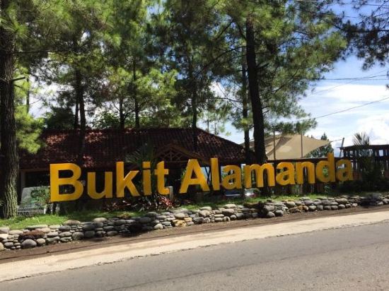 Bukit Alamanda Resort & Resto Garut - 2022 hotel deals - Klook United ...