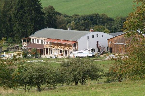 奎恩兰基旅馆(Q Ranch)预订价格,联系电话位置地址【携程酒店】