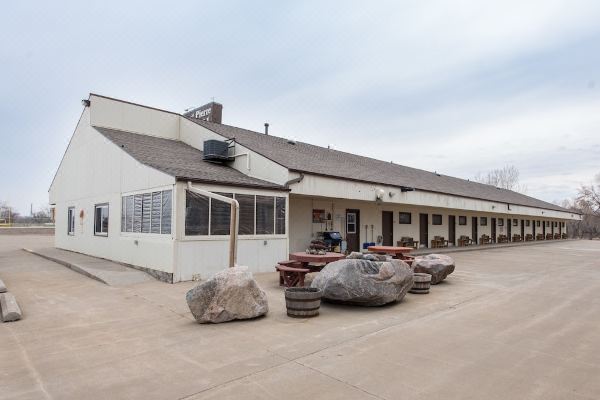 堡皮埃尔汽车旅馆(Fort Pierre Motel)预订价格,联系电话位置地址【携程酒店】