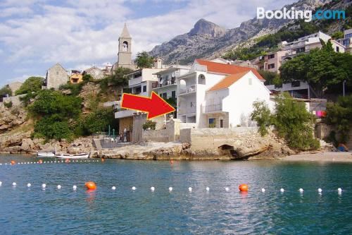 Apartments by the Sea Pisak, Omis - 10410预订价格,联系电话位置地址【携程酒店】