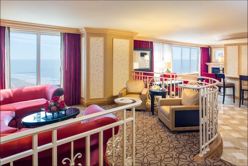 Showboat Atlantic City Pool