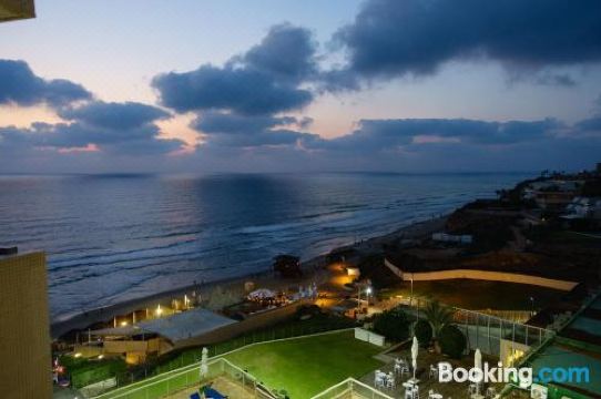 Herzliya Sea View Hotel Apartment预订价格,联系电话位置地址【携程酒店】