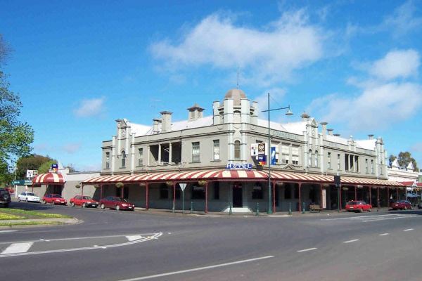 Madden's Commercial Hotel预订价格,联系电话位置地址【携程酒店】