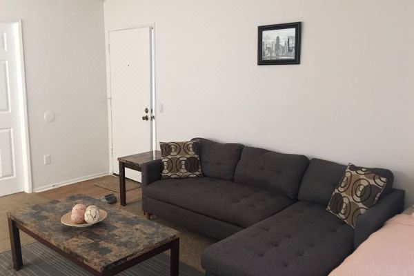 洛杉矶两室一浴高档独立公寓,约85平(Los Angeles Two-bedroom, one-bath luxury apartment)预订价格,联系电话位置地址【携程酒店】