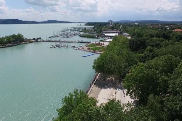 Holiday Exclusive Apartman Balatonfüred预订价格,联系电话位置地址【携程酒店】