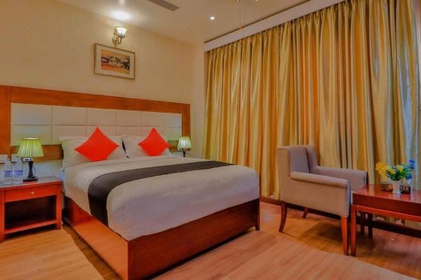 Capital O 753 Ratna Hotel预订价格,联系电话位置地址【携程酒店】