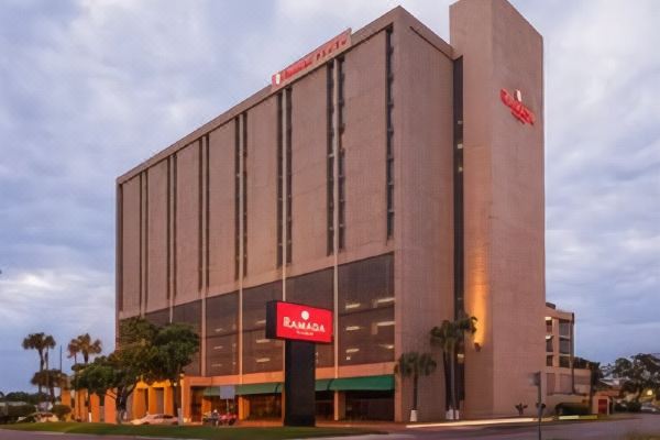 拉雷多希尔顿逸林酒店(DoubleTree by Hilton Laredo)预订价格,联系电话位置地址【携程酒店】