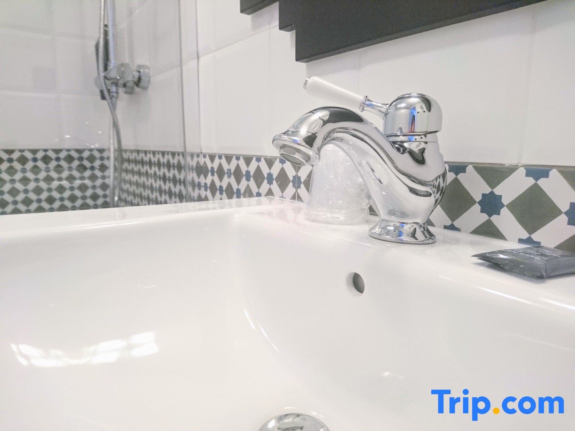 Best Western Hotel Journel Saint-Laurent-Du-Var 予約 / アクセス情報 - NAVITIME ...