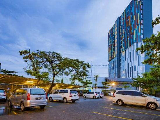 Deka Hotel Surabaya HR Muhammad Surabaya - 2022 hotel deals - Klook ...