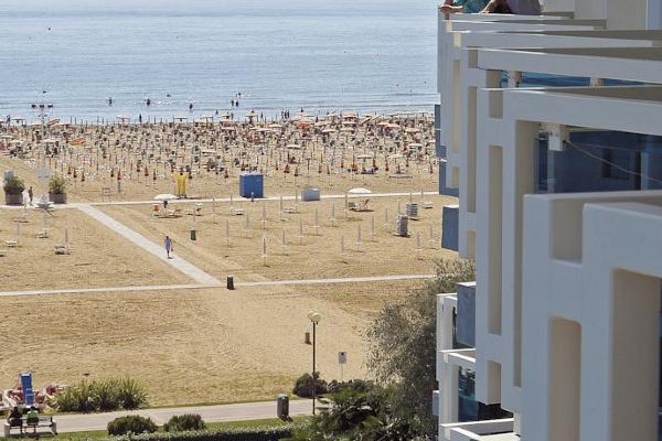 Majestic Beach Hotel & Wellness预订价格,联系电话位置地址【携程酒店】