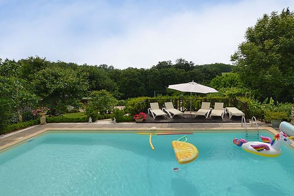 Cozy Holiday Home in la Foret-De-tessé with Private Pool预订价格,联系电话位置地址【携程酒店】