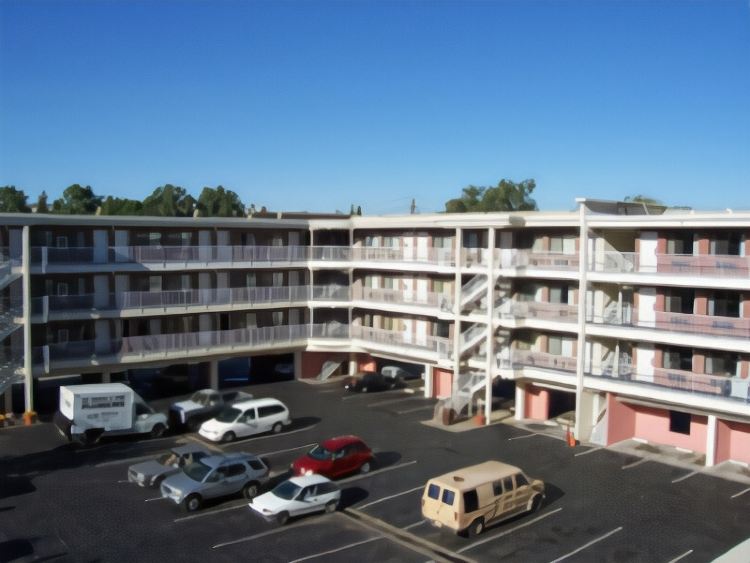 Howard Johnson by Wyndham Reno in Reno | 2024 Updated prices, deals ...