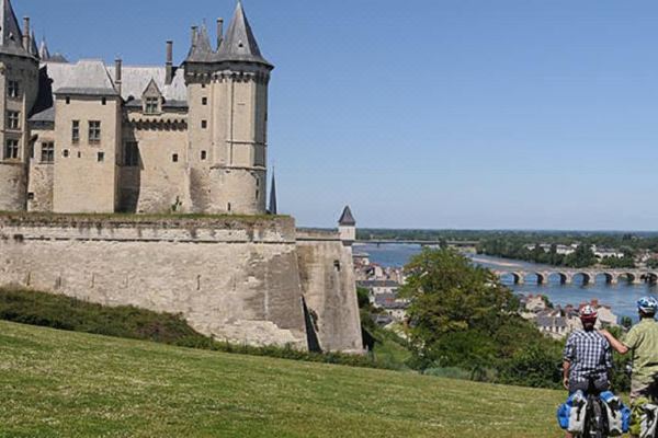 Le Poirier Perfect for 2 Adults and 2 Children Heated Pool and Games ...