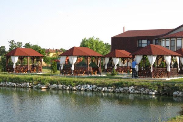 Conacul de pe Lac预订价格,联系电话位置地址【携程酒店】