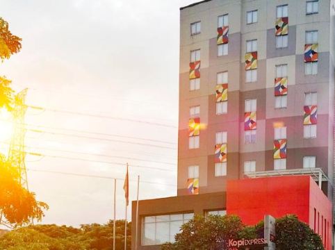 Zuri Express Lippo Cikarang Cikarang - 2022 hotel deals - Klook United ...